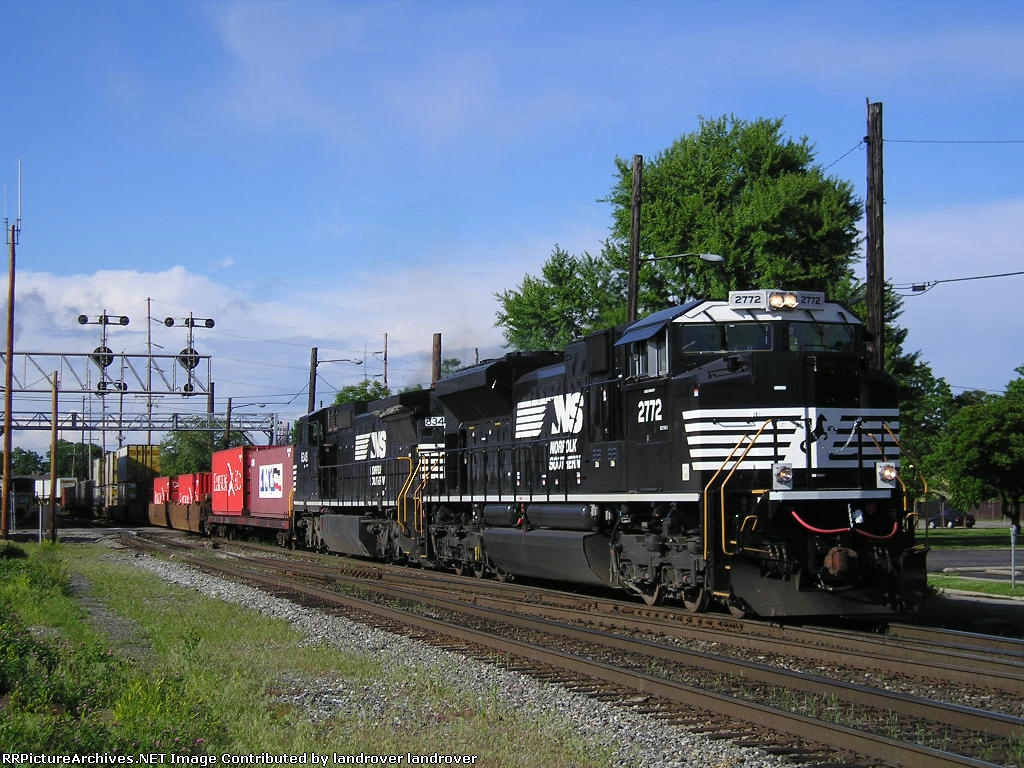 NS 2772 On NS 25 A Eastbound At Butler St